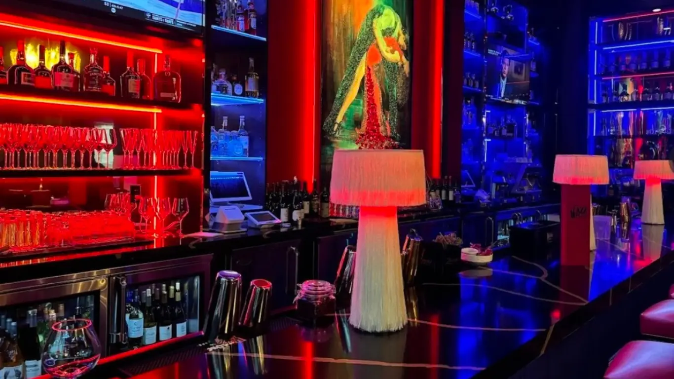 Orlando's Premier Supper Club & Live Music Lounge - Lizzy's Live ...